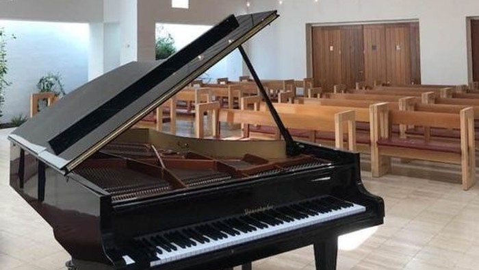 Elena Kroukhar og Adrija Everse spiller Griegs klaverkoncert